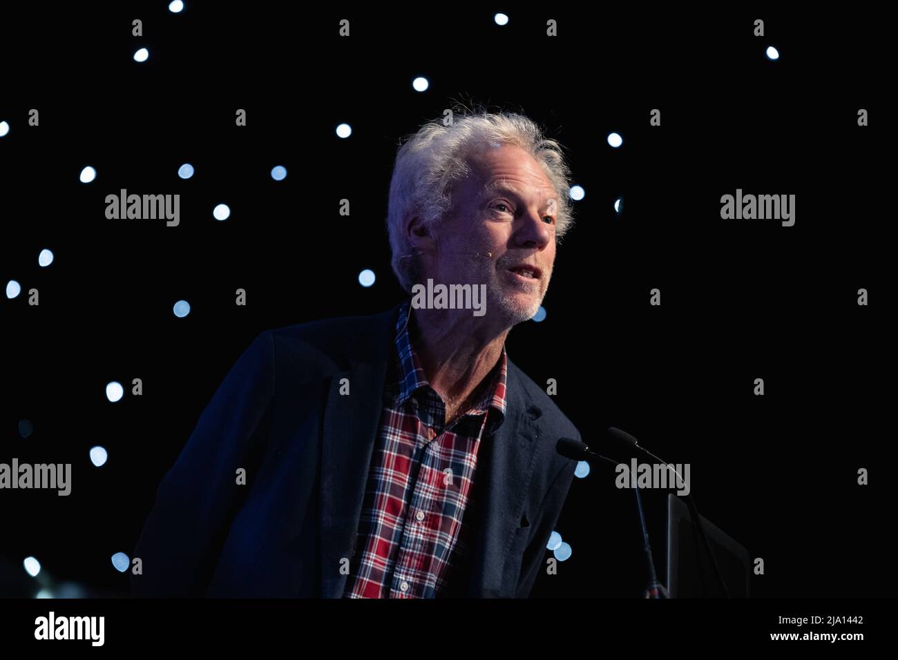 Hay-on-Wye, Wales, UK. 26th May, 2022. Michael Marriott discusses The ...