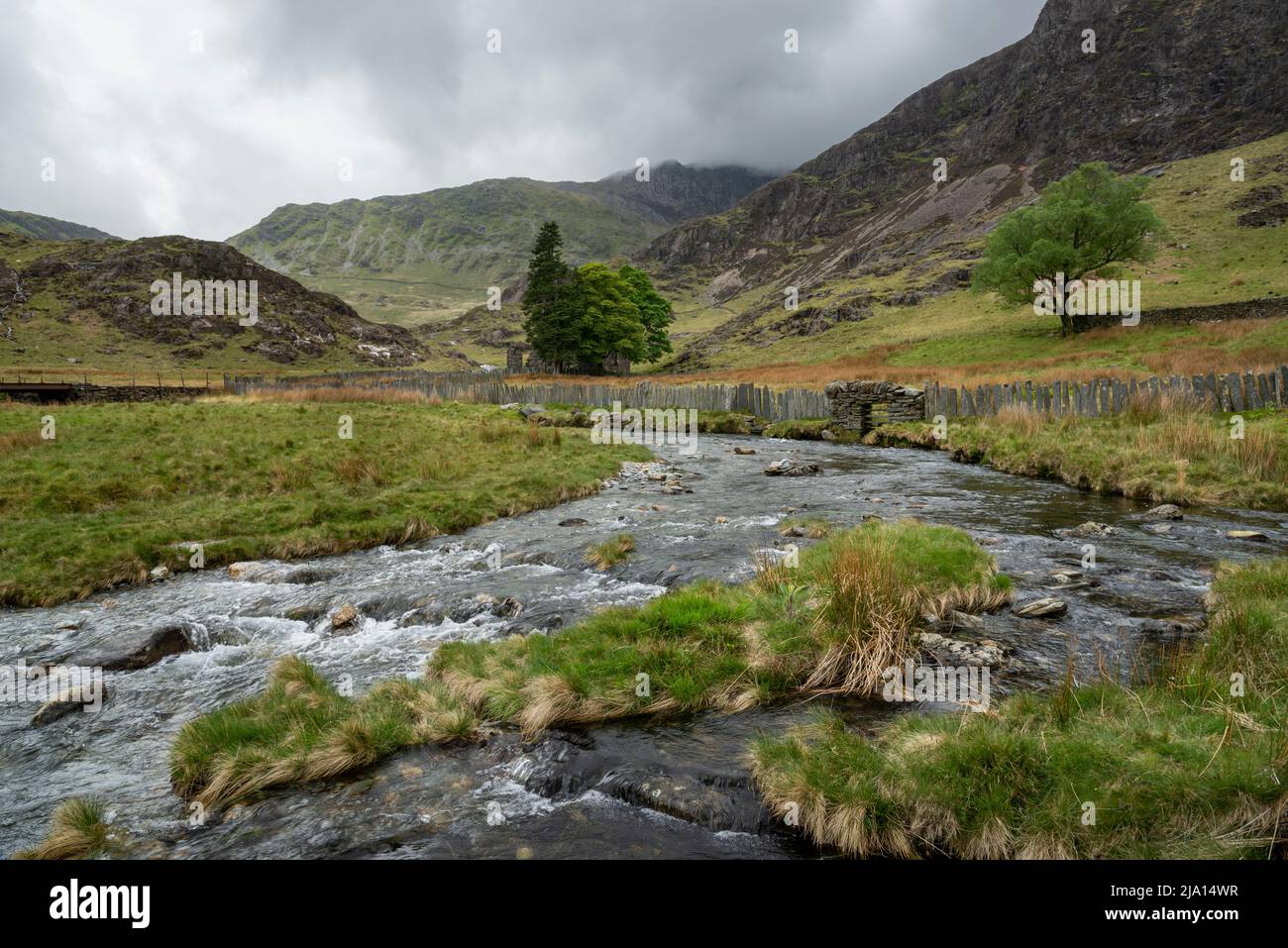 The ruins of Plascwmllan by the Watkin Path, Snowdonia national park ...