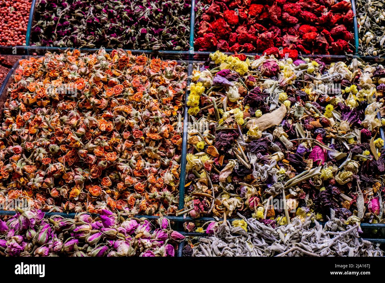 Various teas on the market in Istanbul, Turkey Stock Photo - Alamy