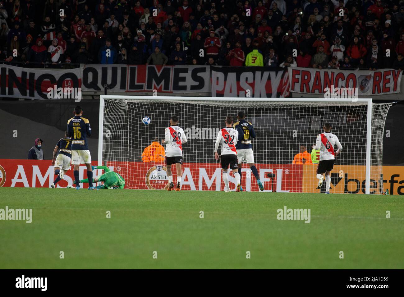 Fotball players from River Plate Team Argentina plays against Alianza ...