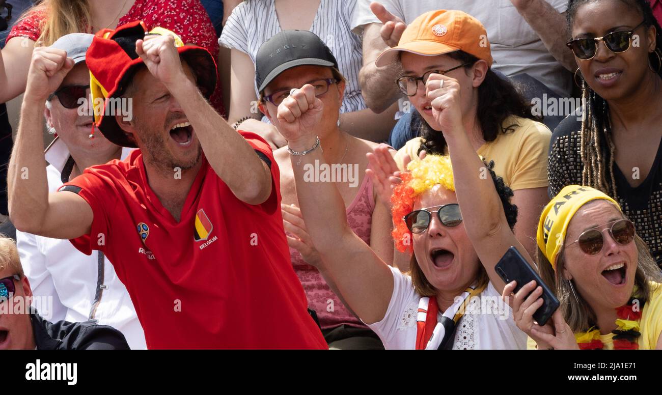 Simples fans hi-res stock photography and images - Alamy