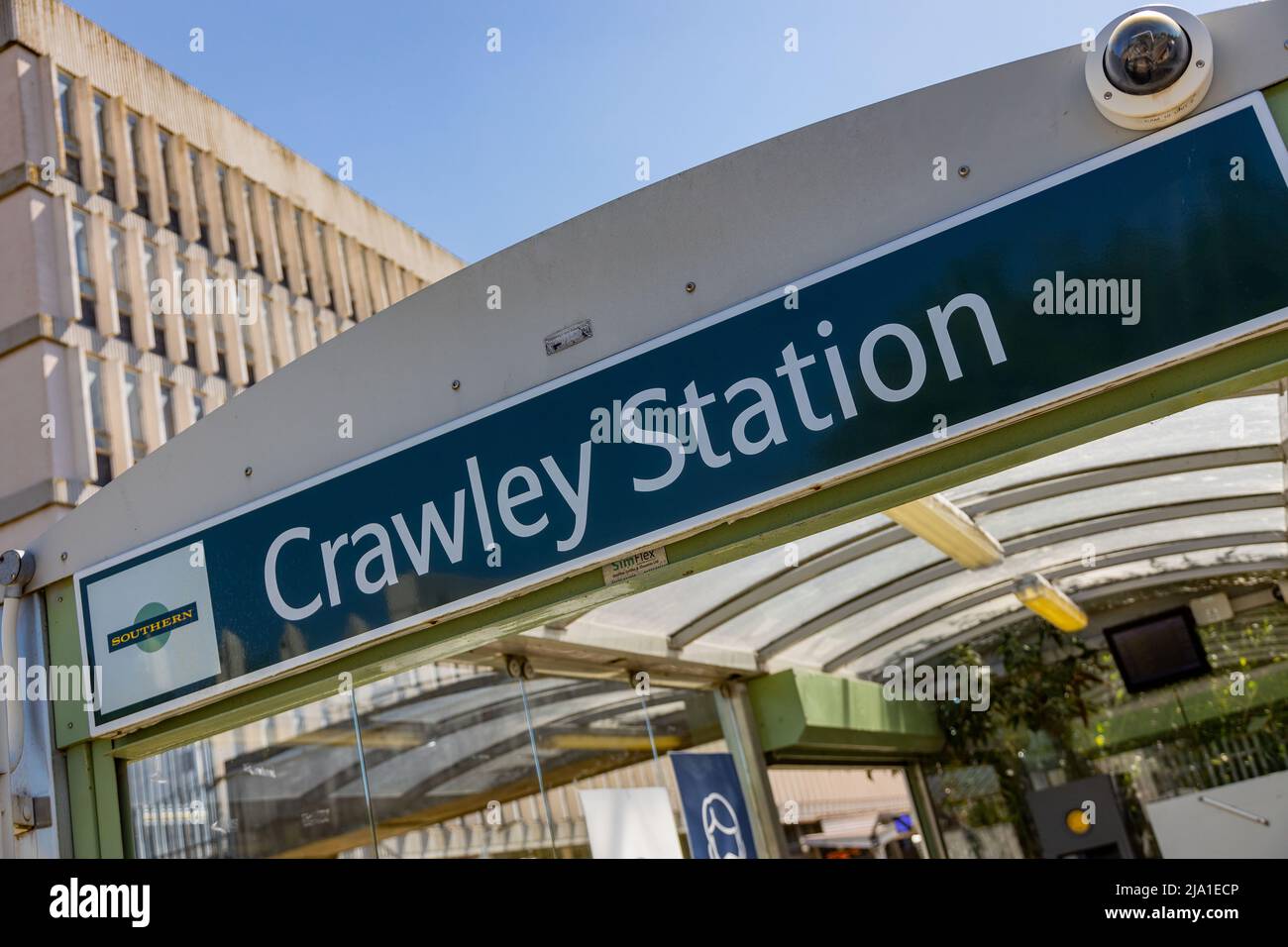 Crawley train station hi-res stock photography and images - Alamy