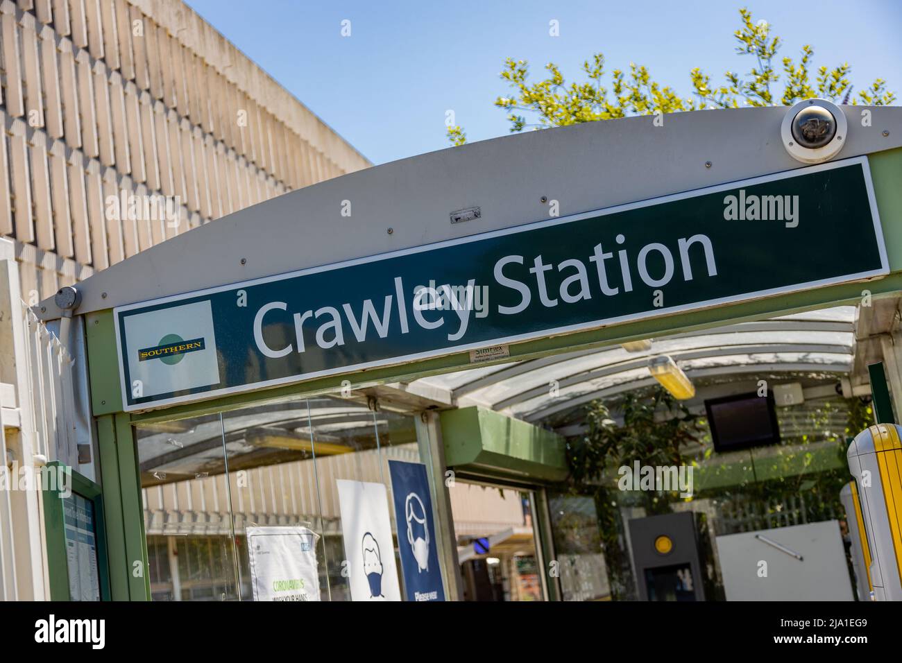 Crawley sussex station hi-res stock photography and images - Alamy
