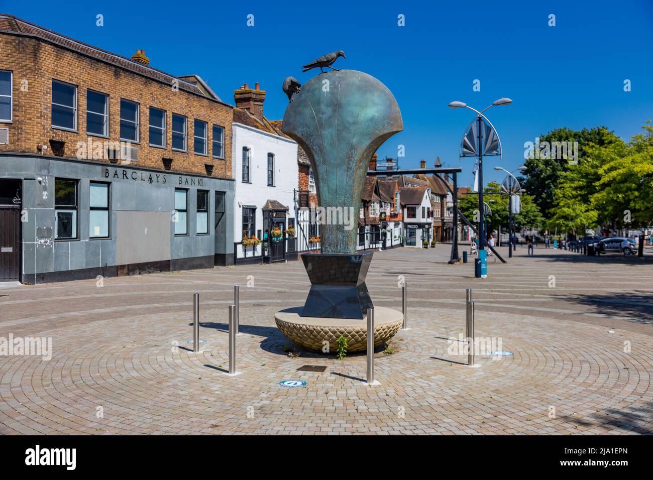 Crawley high street hi-res stock photography and images - Alamy