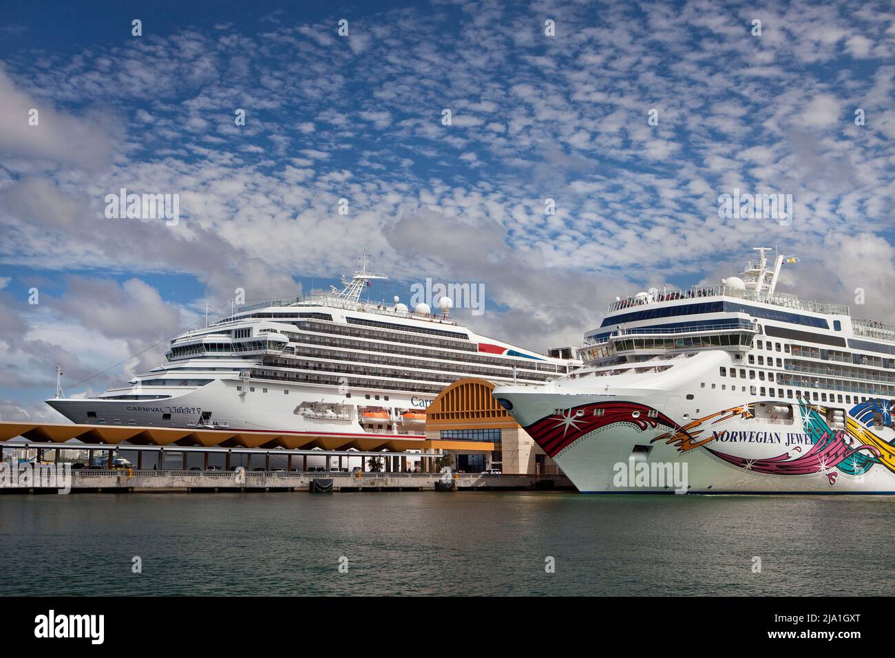 Cruise ships harbor Puerto Rico 1 H Stock Photo - Alamy