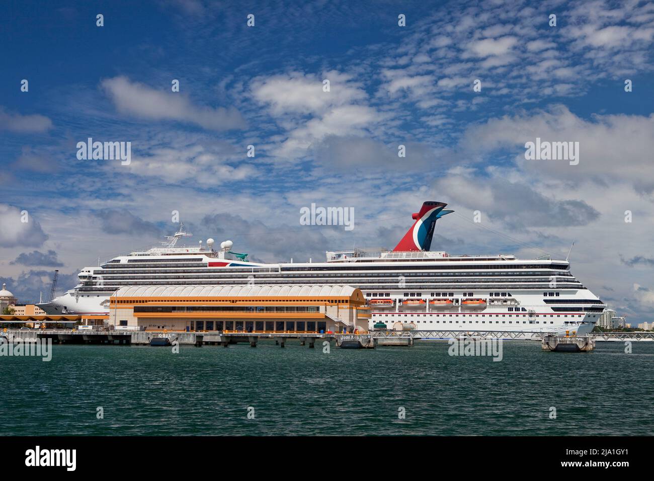 Cruise ship harbor Puerto Rico 1 H Stock Photo - Alamy
