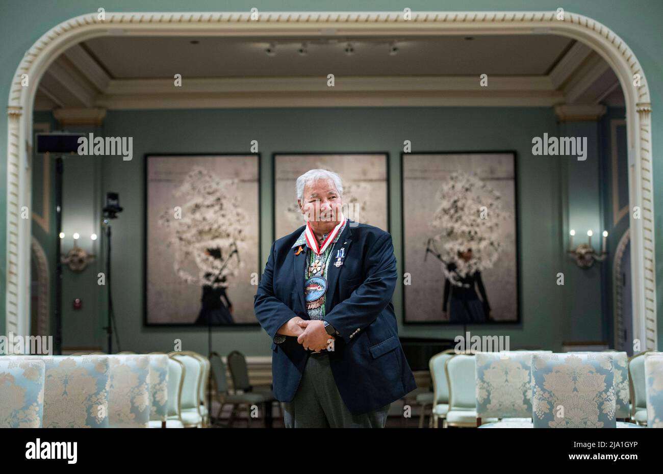 Justice Murray Sinclair, who was Manitoba‚Äôs first Indigenous judge ...