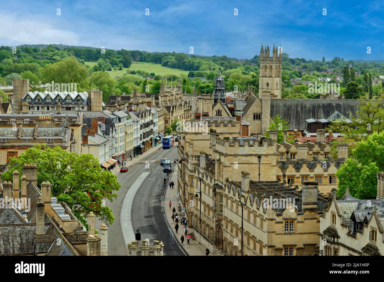 OXFORD CITY ENGLAND THE HIGH STREET LOOKING ACROSS UNIVERSITY COLLEGE ...