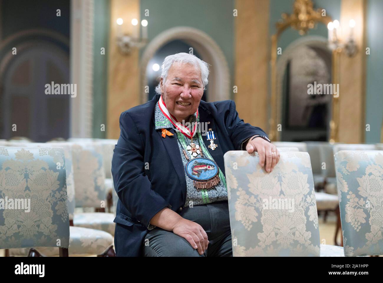Justice Murray Sinclair, who was Manitoba‚Äôs first Indigenous judge ...