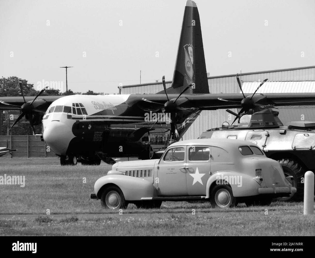 Marine corps captain in hi-res stock photography and images - Alamy