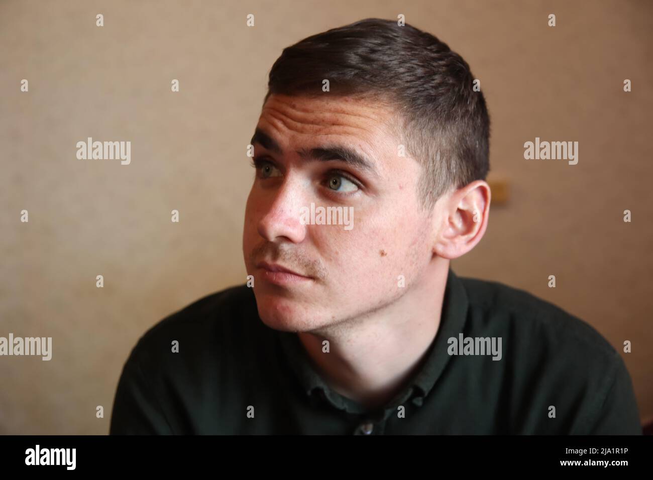 Raising eyebrows hi-res stock photography and images - Alamy