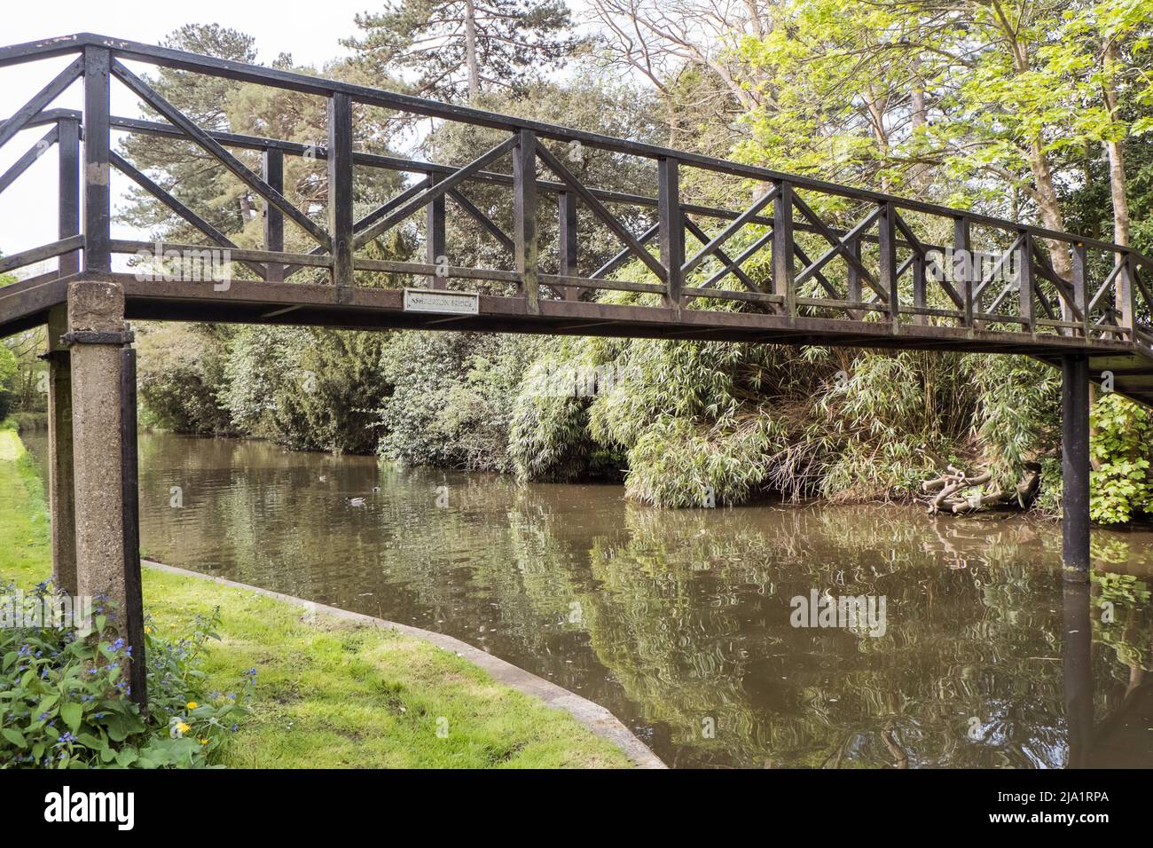The iron bridge over hi-res stock photography and images - Alamy