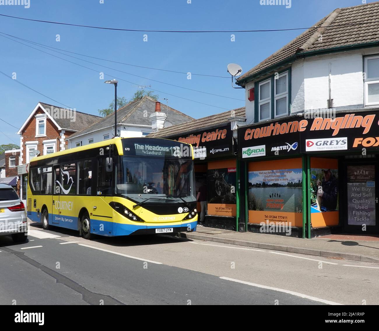 Courtney Buses 670 on route 125 Stock Photo - Alamy