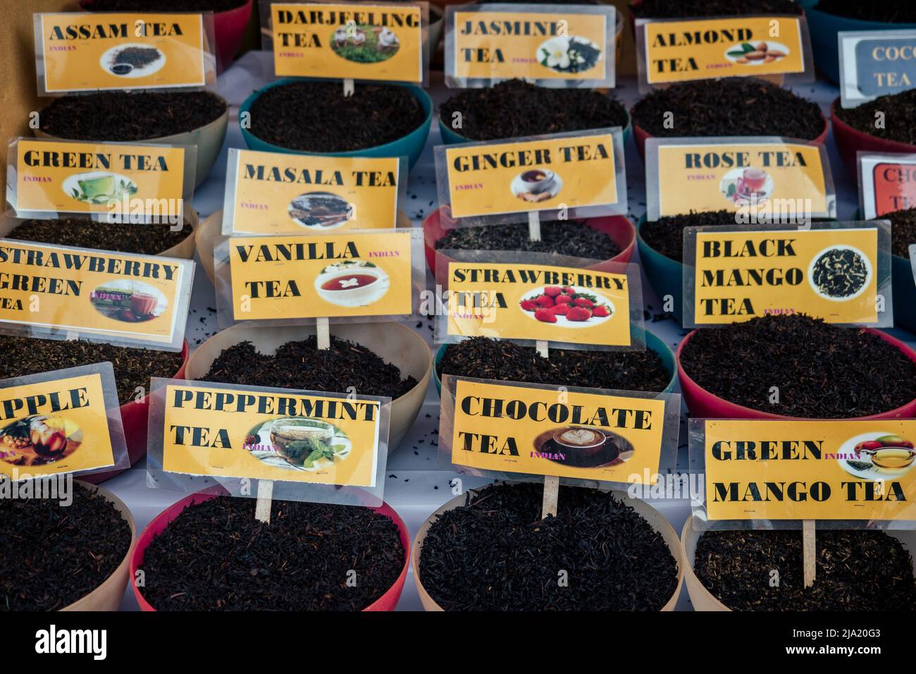 Chinese herbal store hi-res stock photography and images - Alamy