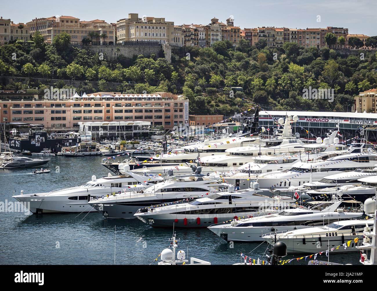 MONTE-CARLO - Luxurious yachts in port in the run-up to the Formula 1 ...