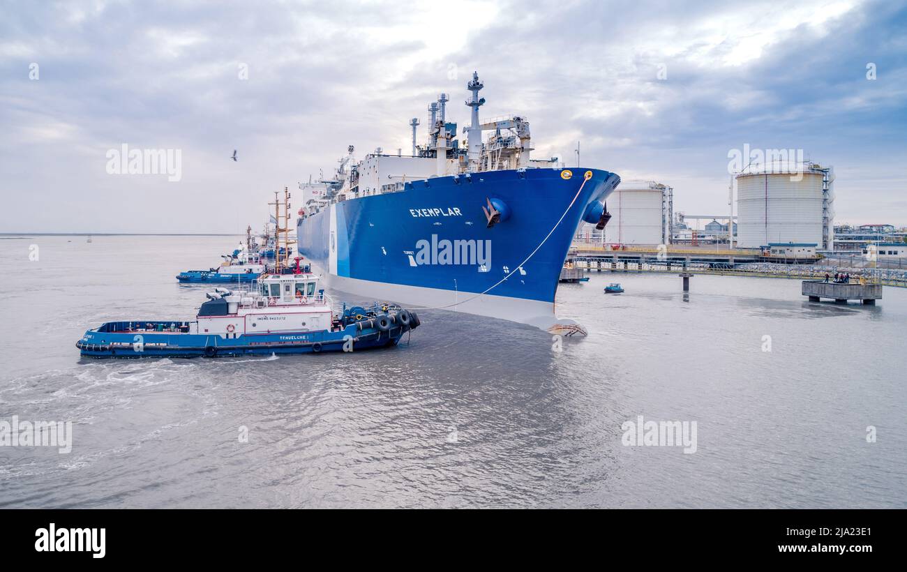 Lng regasification terminal hi-res stock photography and images - Alamy