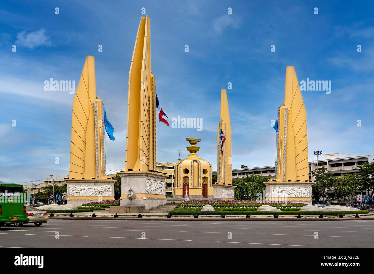 Monument to Democracy, Anusawari Prachathippata, Bangkok, Thailand ...