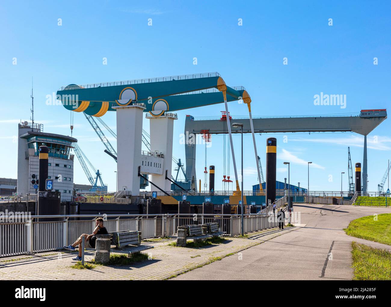 Central bascule hi-res stock photography and images - Alamy