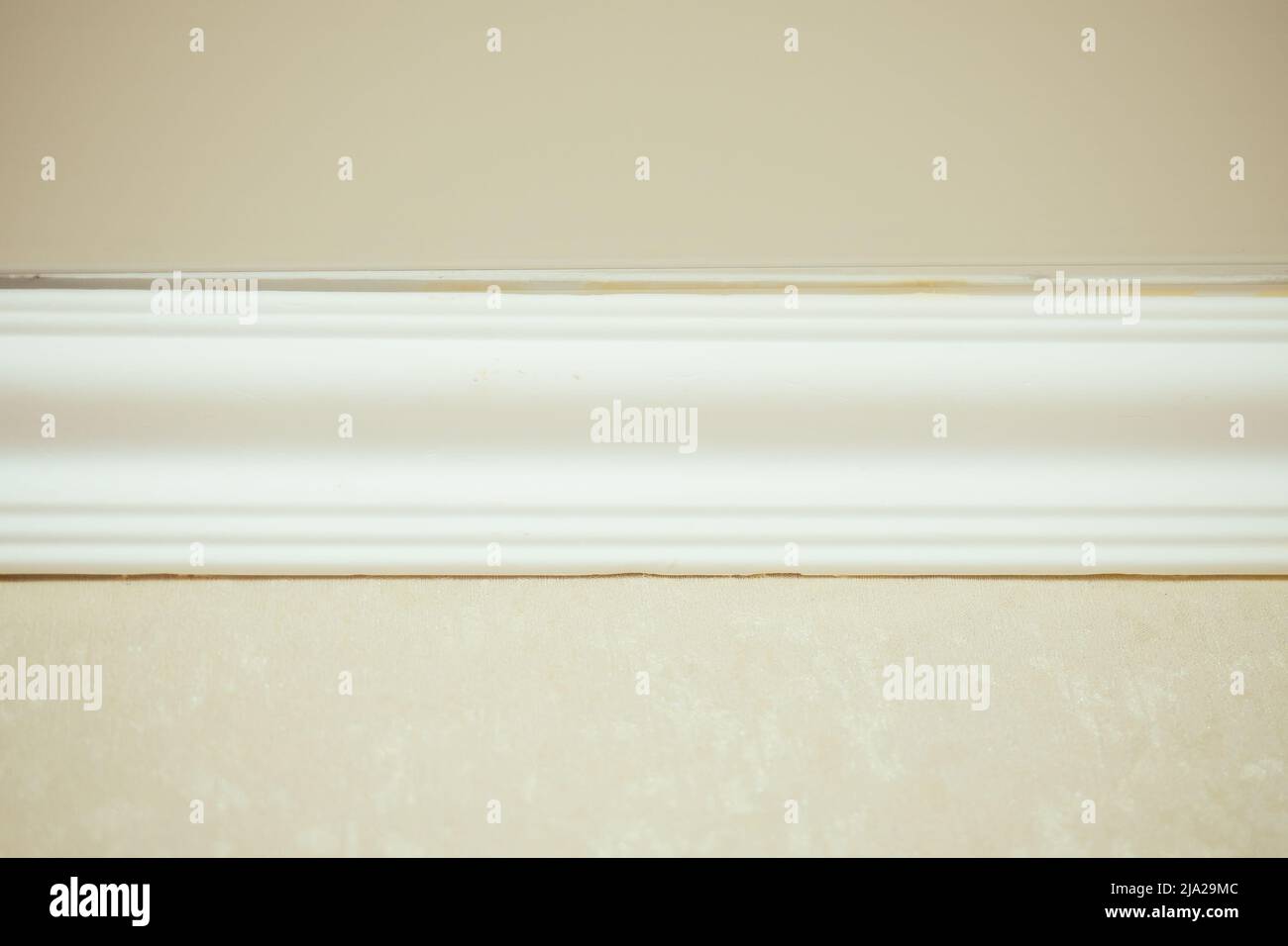 Plinth white hi-res stock photography and images - Alamy
