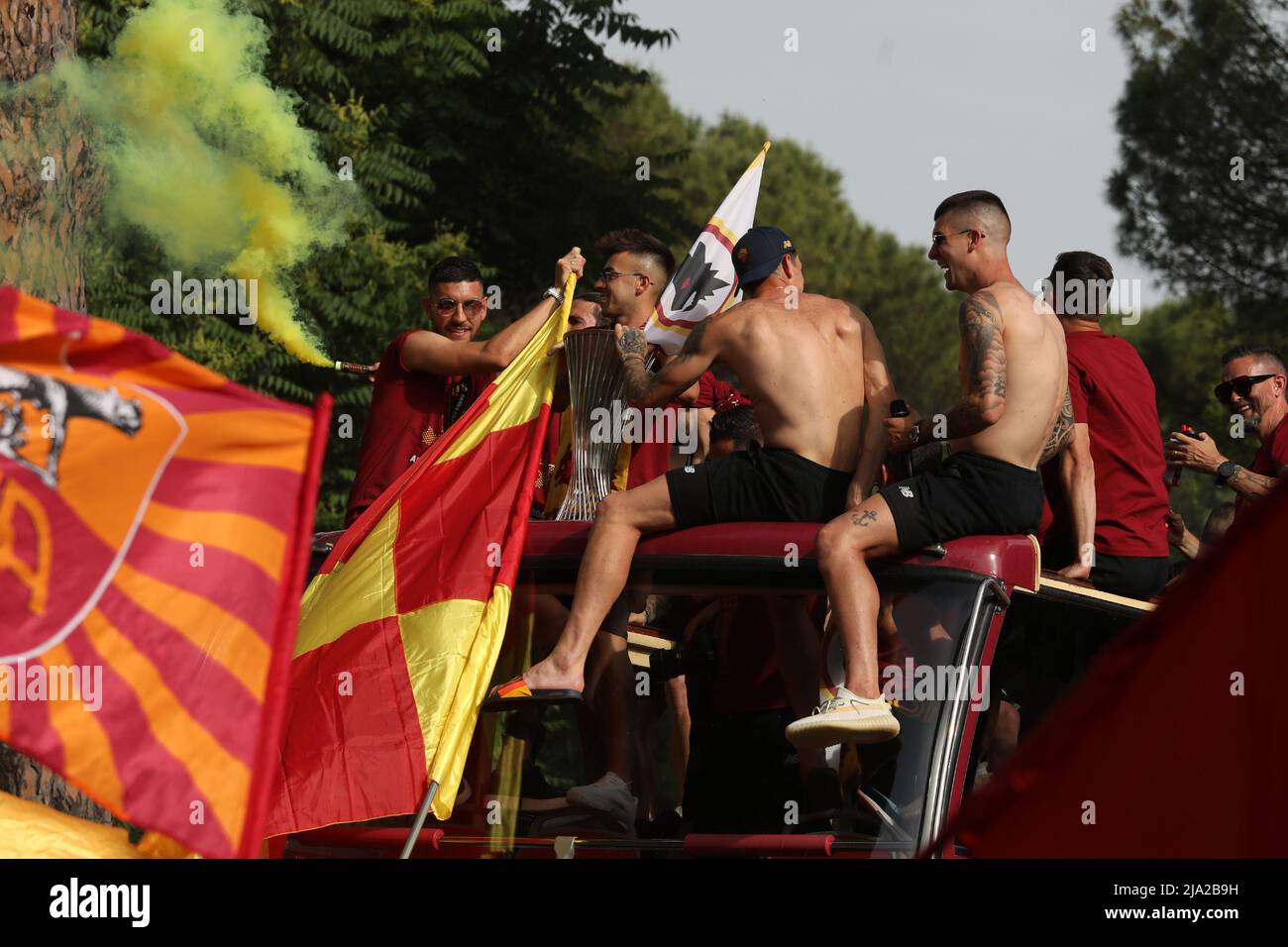 Feyenoord bus hi-res stock photography and images - Alamy