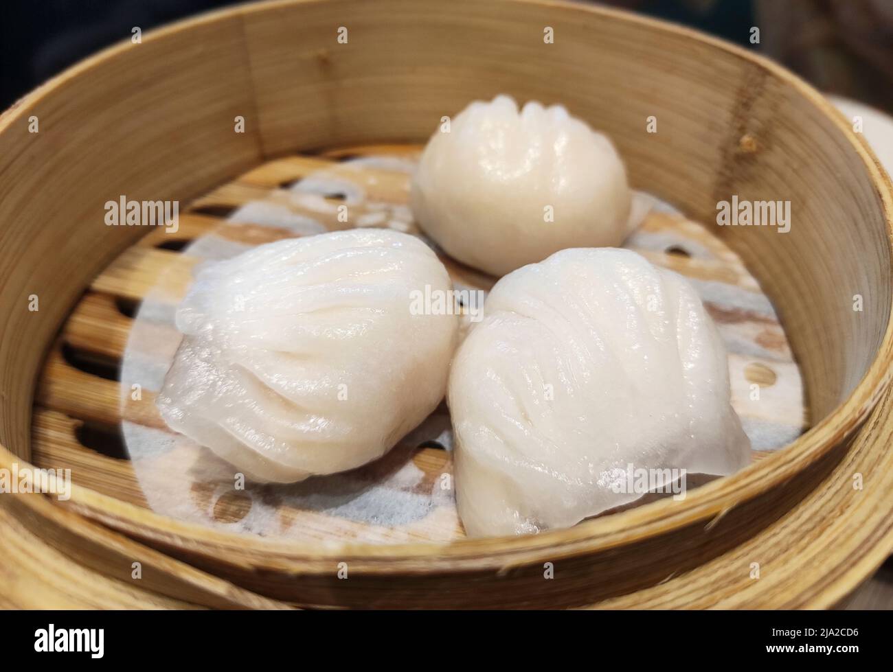 Har Gao steamed shrimp dumplings at Chinese dim sum Stock Photo - Alamy