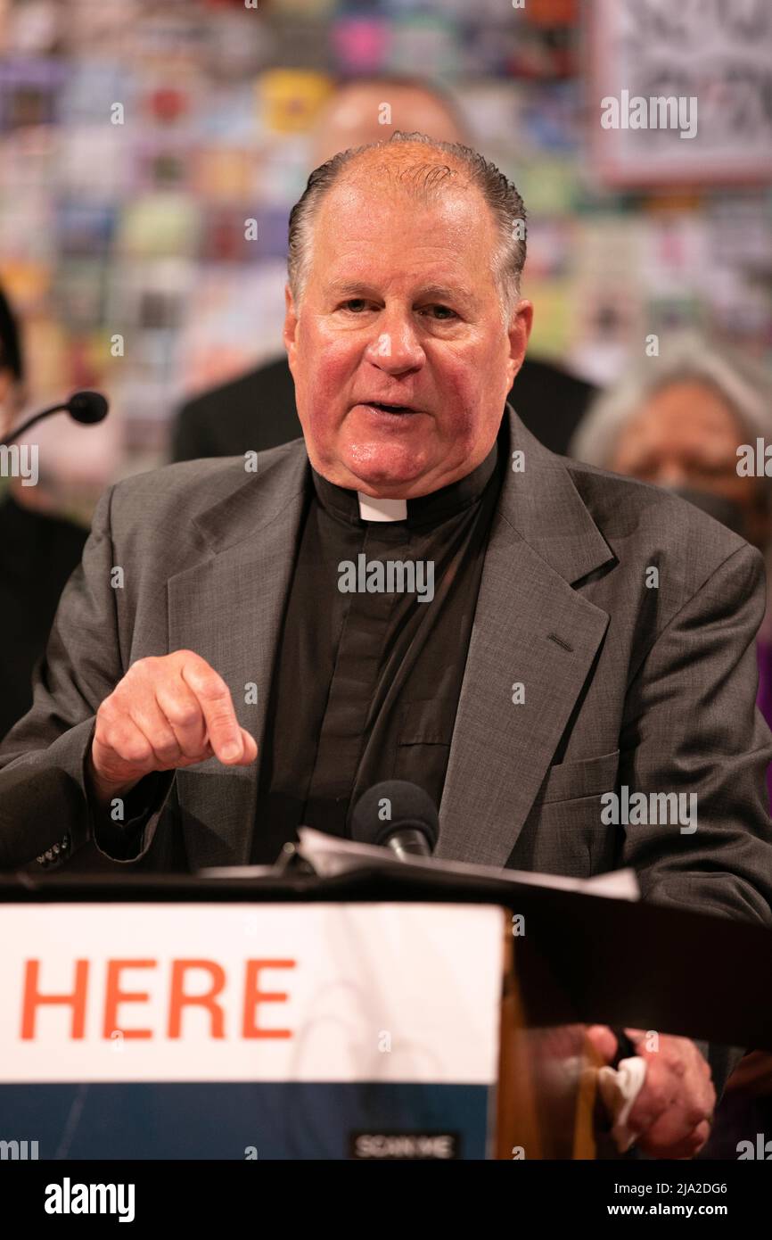 Mark knutson hi-res stock photography and images - Alamy