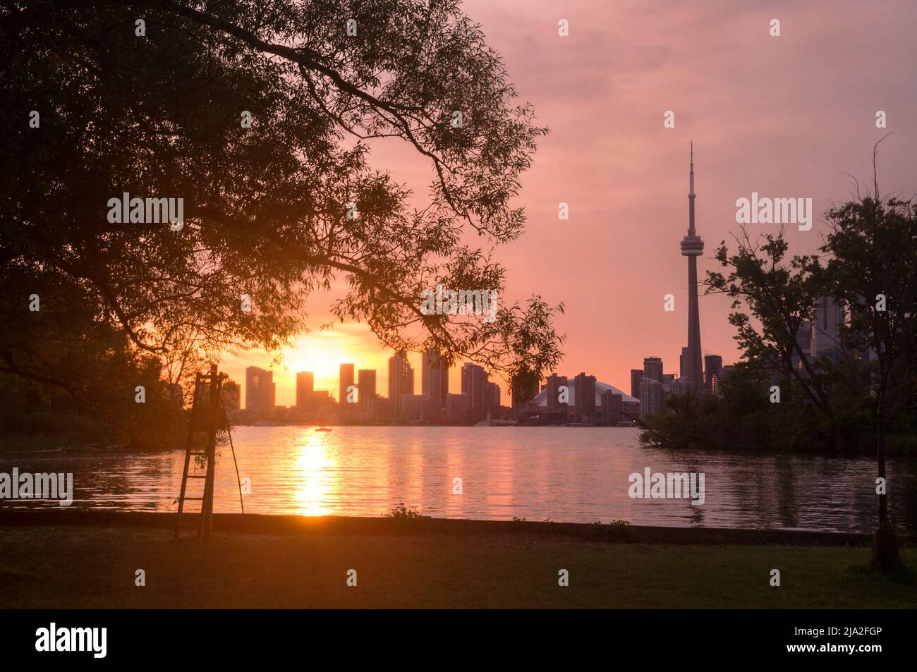 Beautiful sunset on waterfront toronto hi-res stock photography and ...