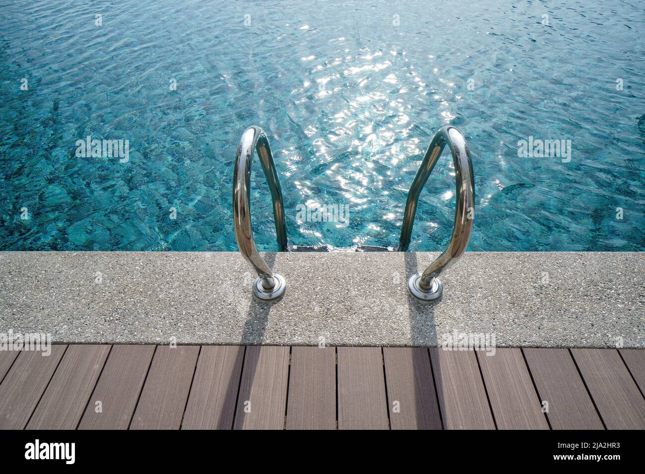 Ladder go down to the pool Stock Photo - Alamy