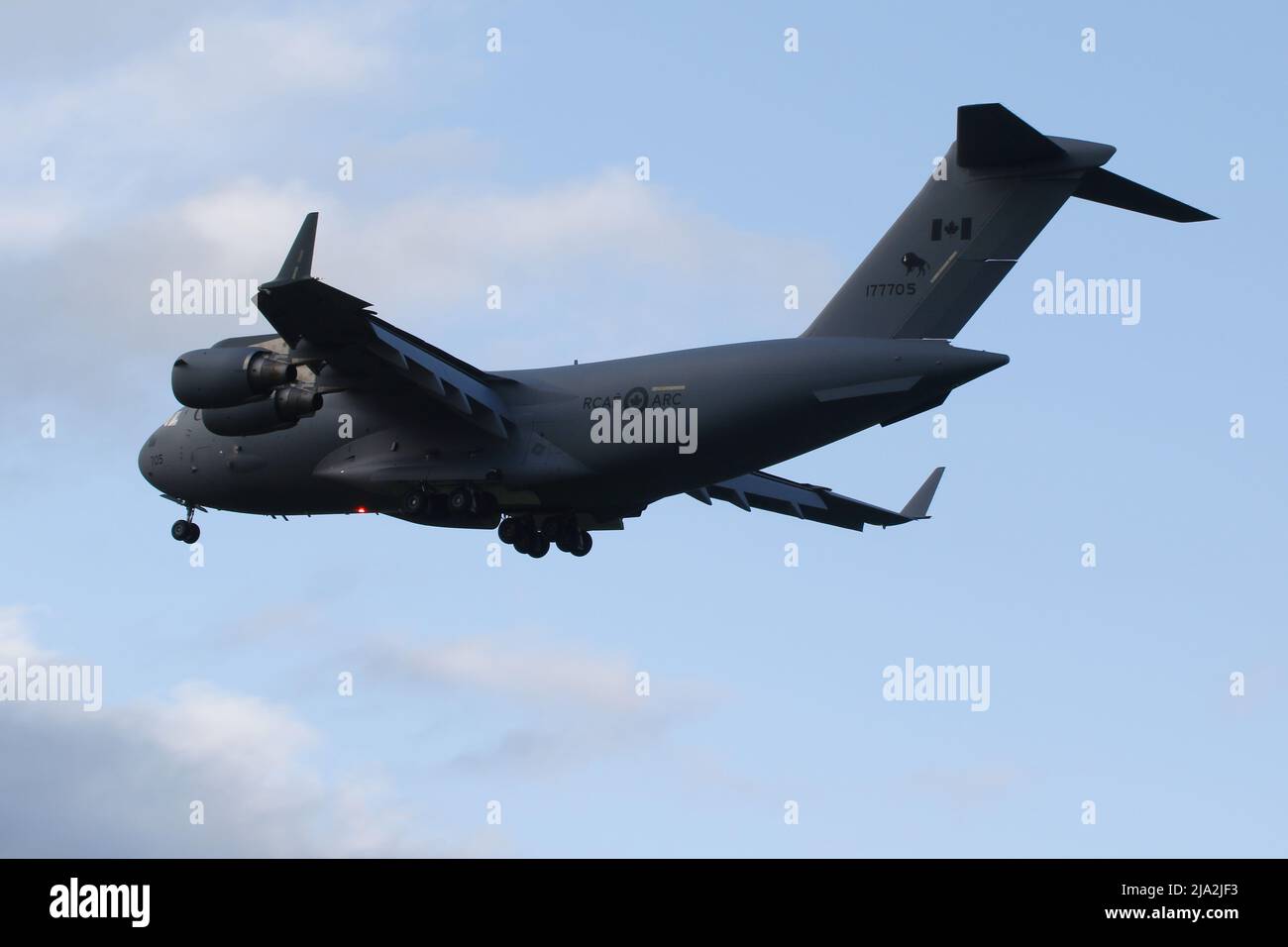 Rcaf cargo plane hi-res stock photography and images - Alamy