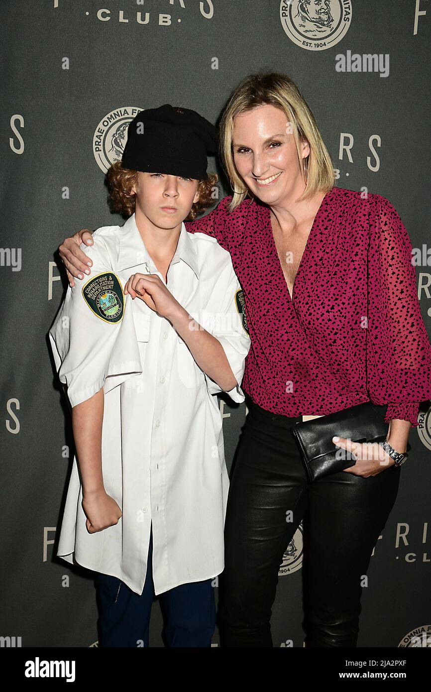 Max Gottfried, Gilbert Gottfried's son, and his wife Dara Kravitz ...