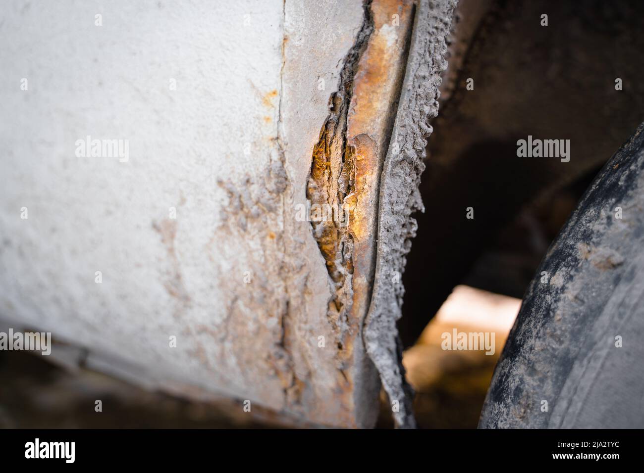 Rotten metal hi-res stock photography and images - Alamy