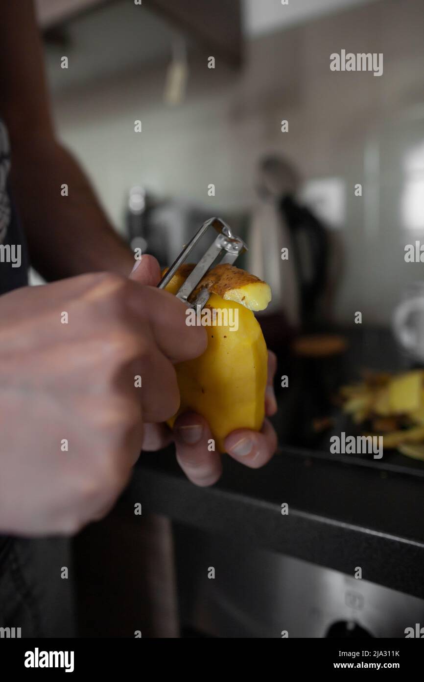 Potato chips stand hi-res stock photography and images - Alamy
