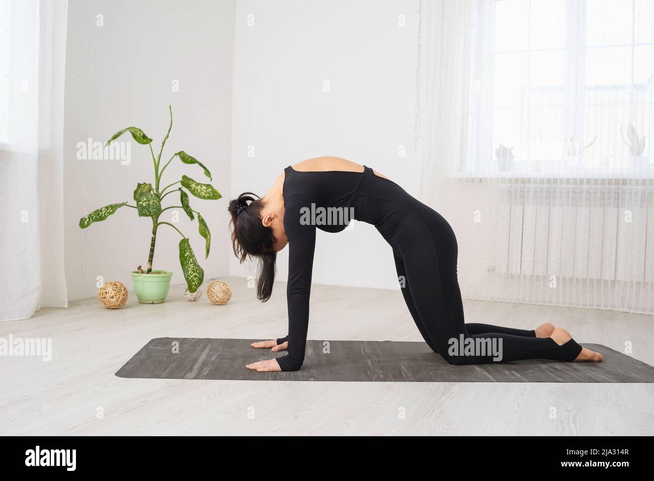 Backbend pose yoga hi-res stock photography and images - Alamy