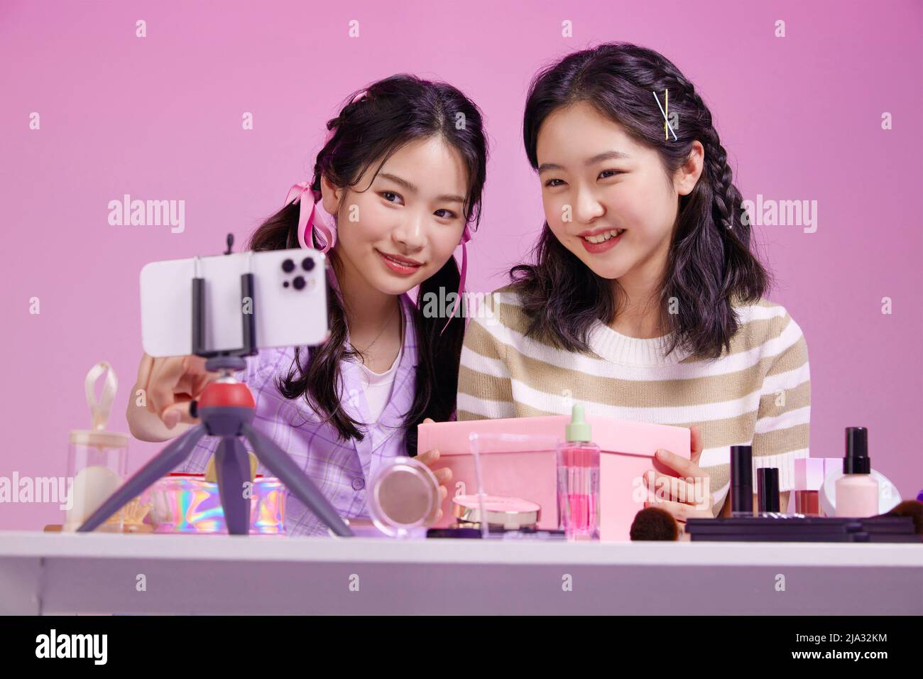 mz generation influencer, creator concept : on beauty live stream show ...