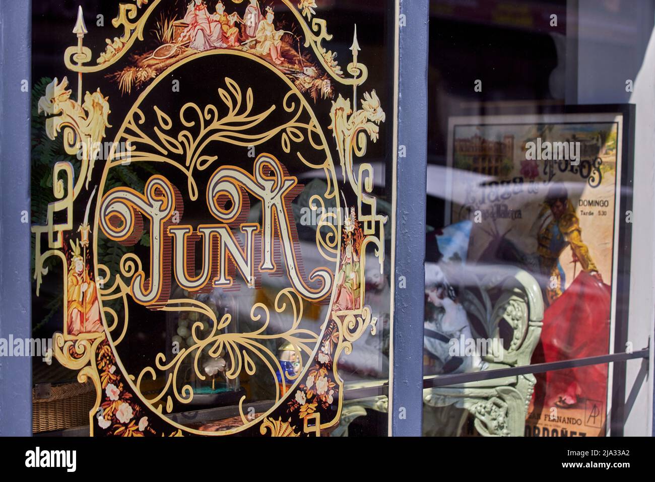 Junk shops hi-res stock photography and images - Alamy