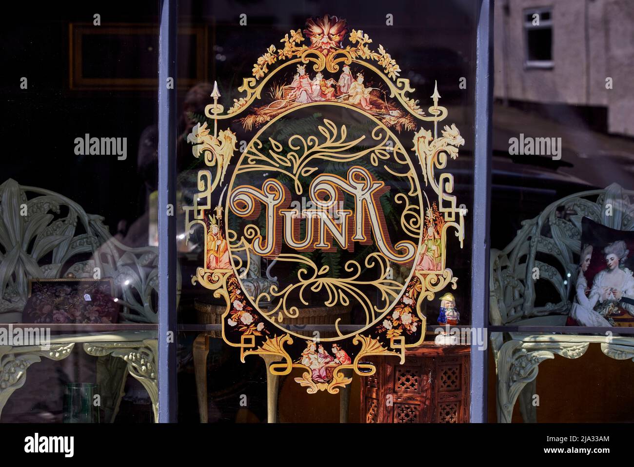 Junk shops hi-res stock photography and images - Alamy