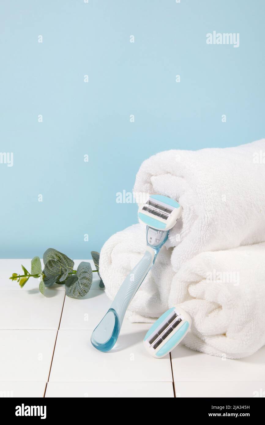 Shaving equipment products hi-res stock photography and images - Alamy