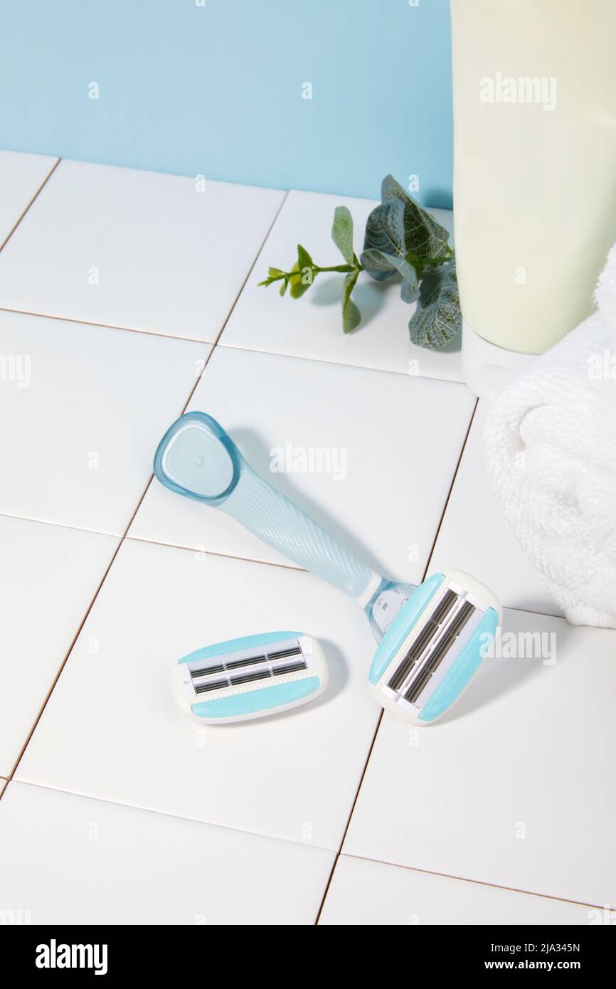 Shaving equipment products hi-res stock photography and images - Alamy
