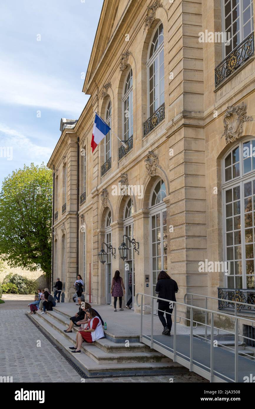 Rodin is a French sculptor. Rodin Museum in Paris,France. It displays ...