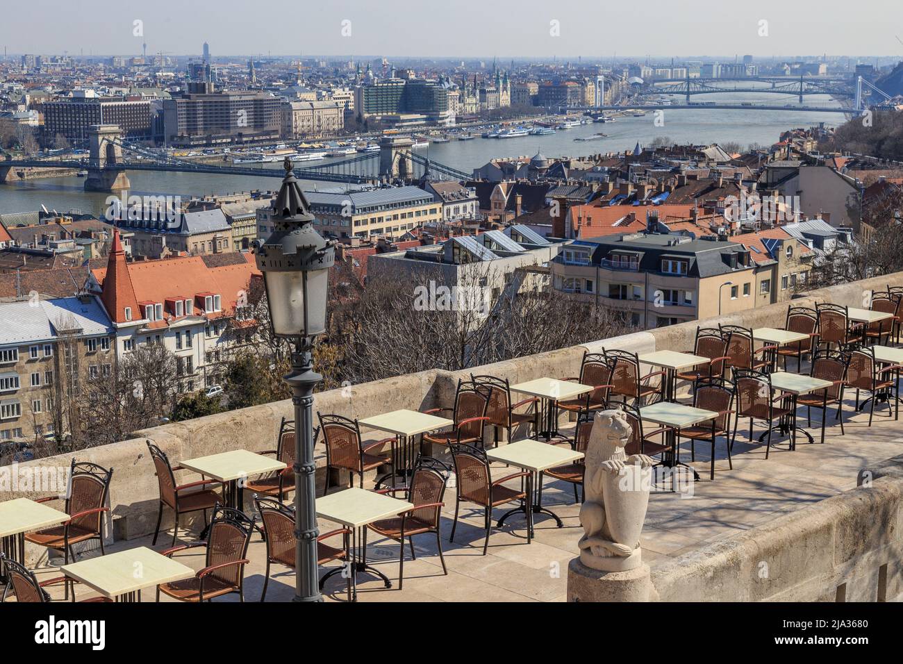 Cafe with chain bridge and castle view hi-res stock photography and ...
