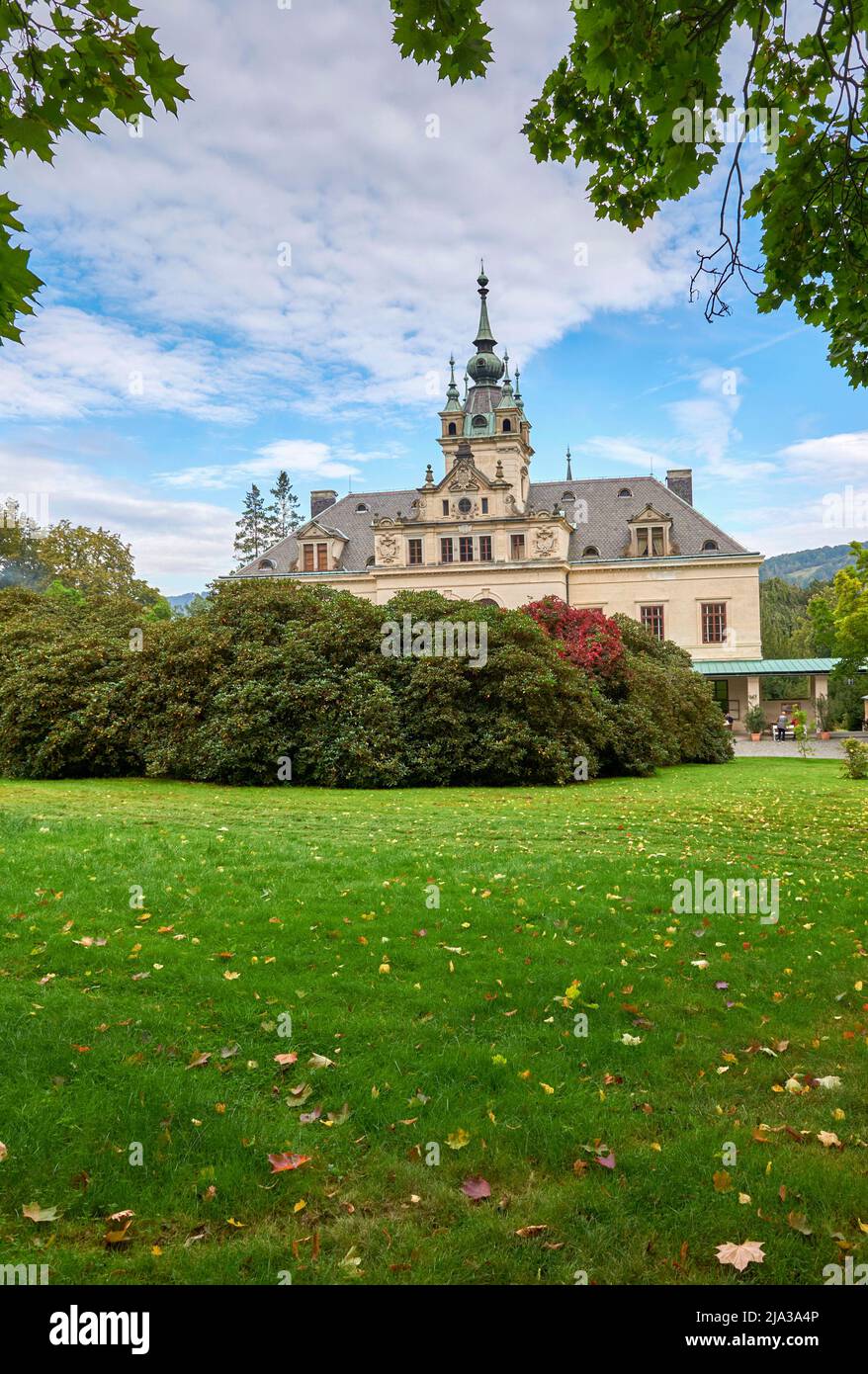 Park view on Velke Brezno castle, Czech Republic Stock Photo - Alamy