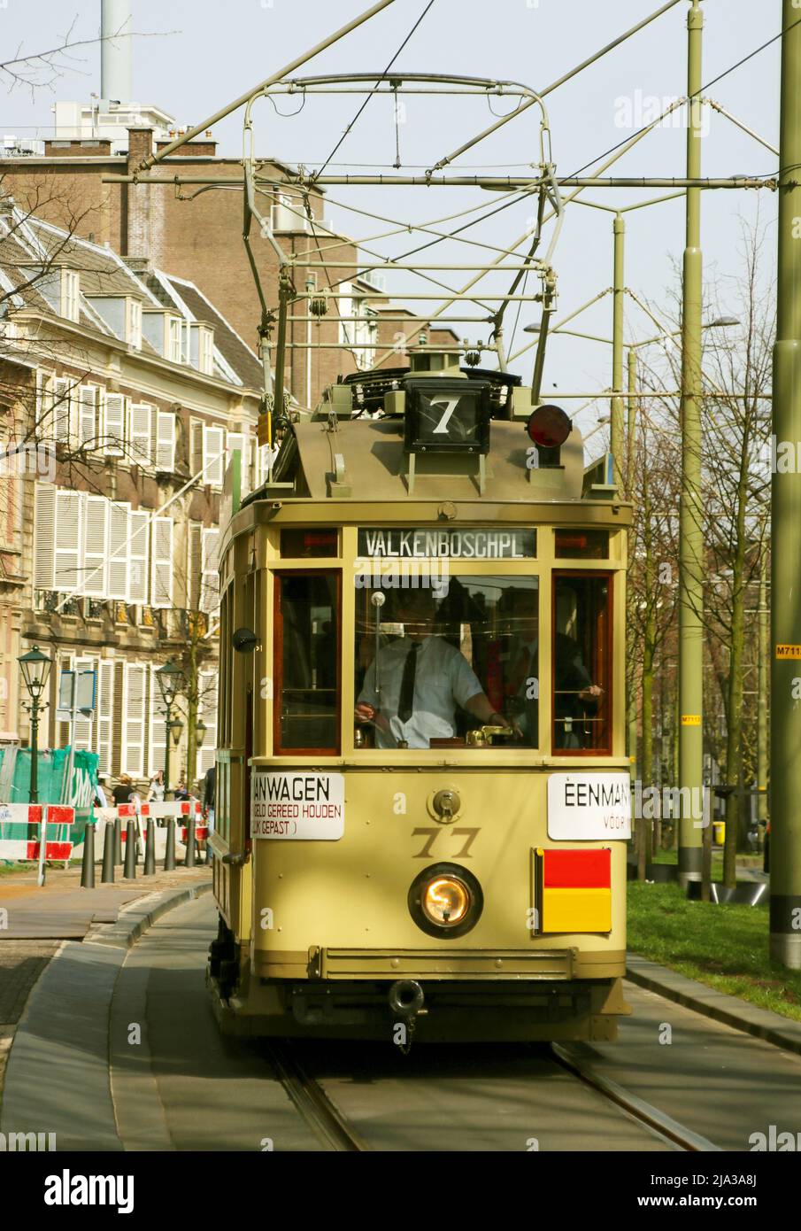 Gele buitenlijner hi-res stock photography and images - Alamy