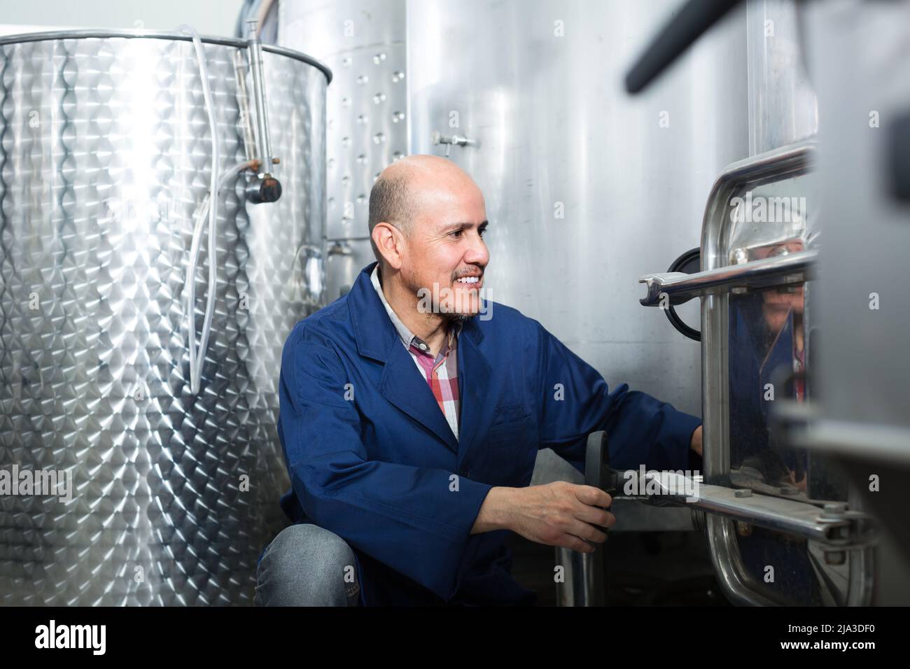 Primary fermentation hi-res stock photography and images - Alamy