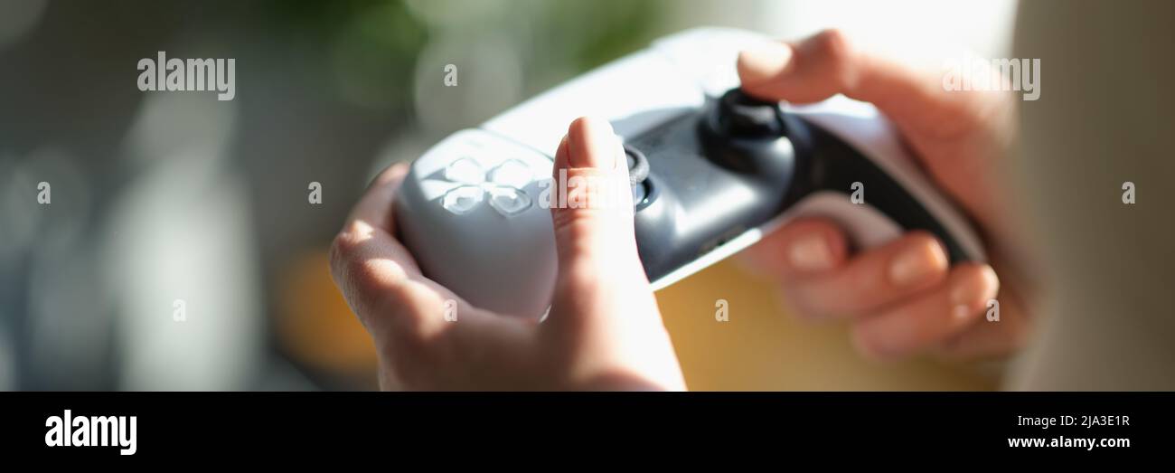 Female gamepad hi-res stock photography and images - Alamy