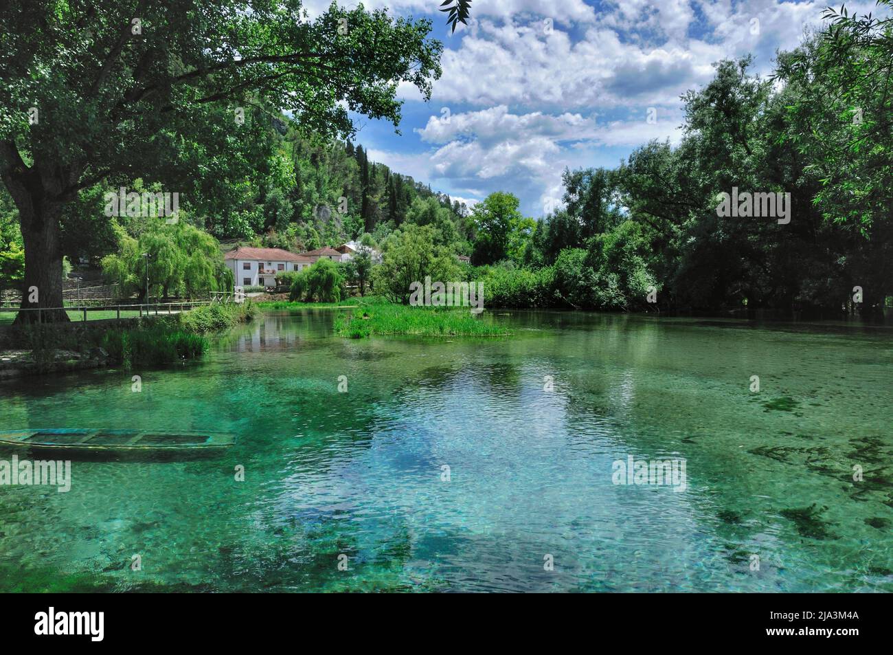Riserva naturale Lago di Posta Fibreno, Lazio Stock Photo - Alamy