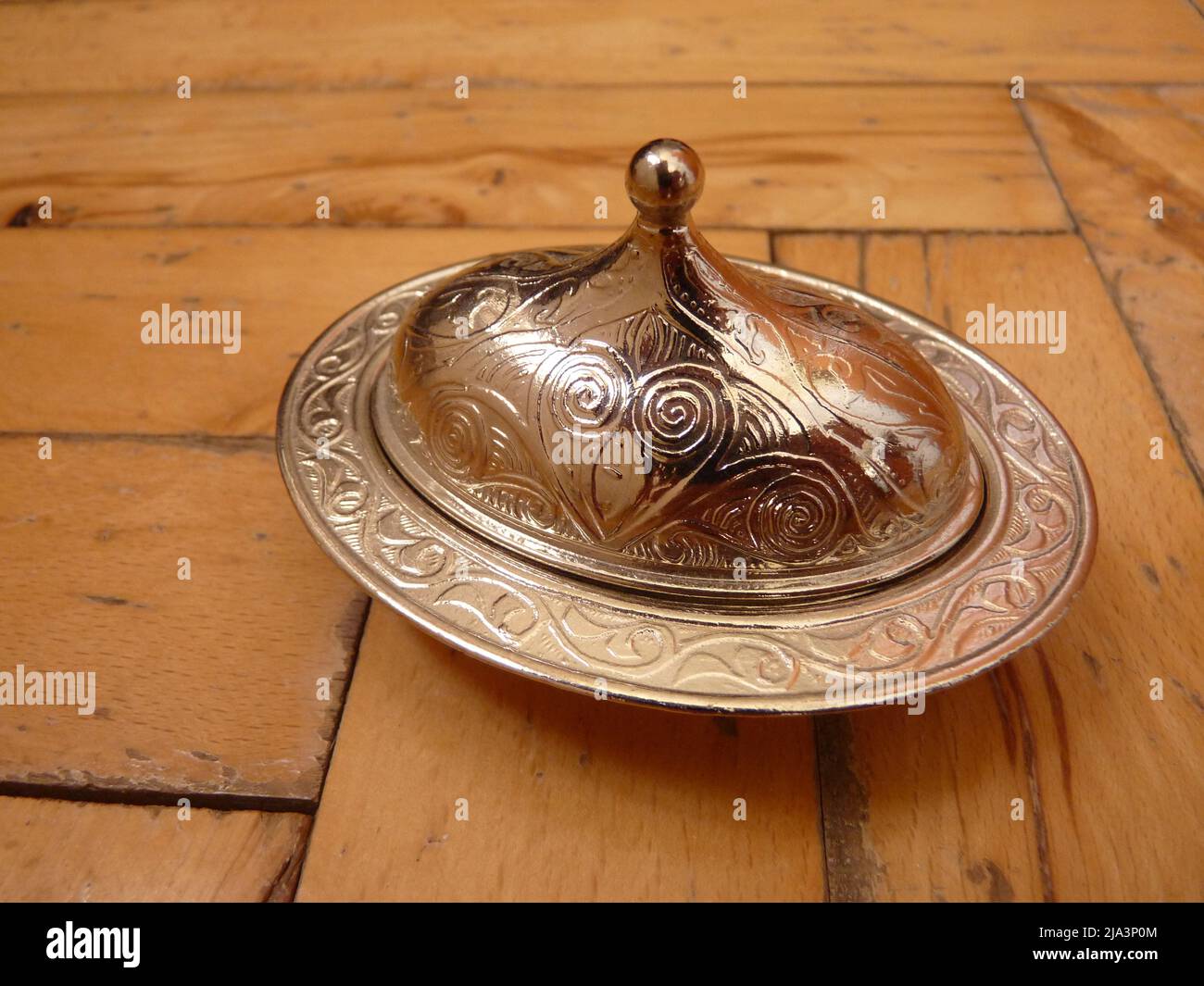 Copper plate carving hi-res stock photography and images - Alamy