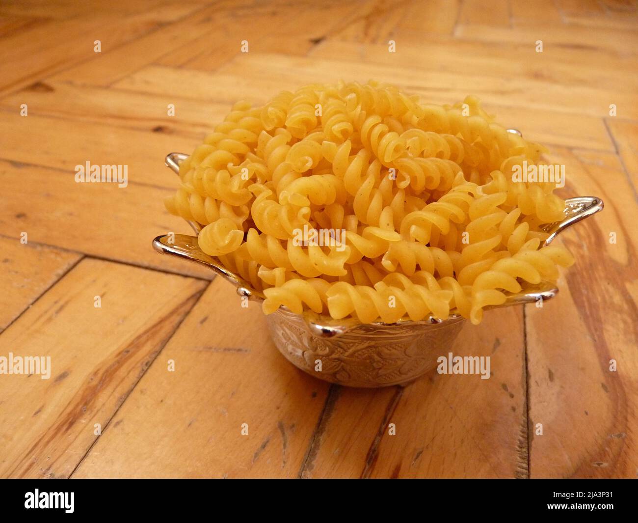 Vintage metal dinner plate hi-res stock photography and images - Alamy