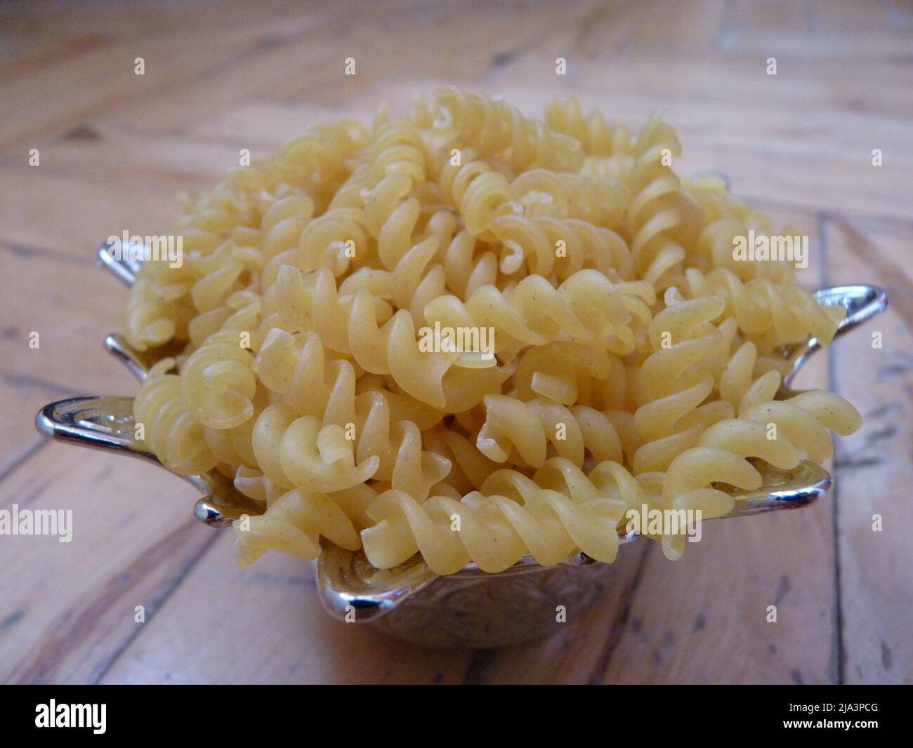 Vintage metal dinner plate hi-res stock photography and images - Alamy