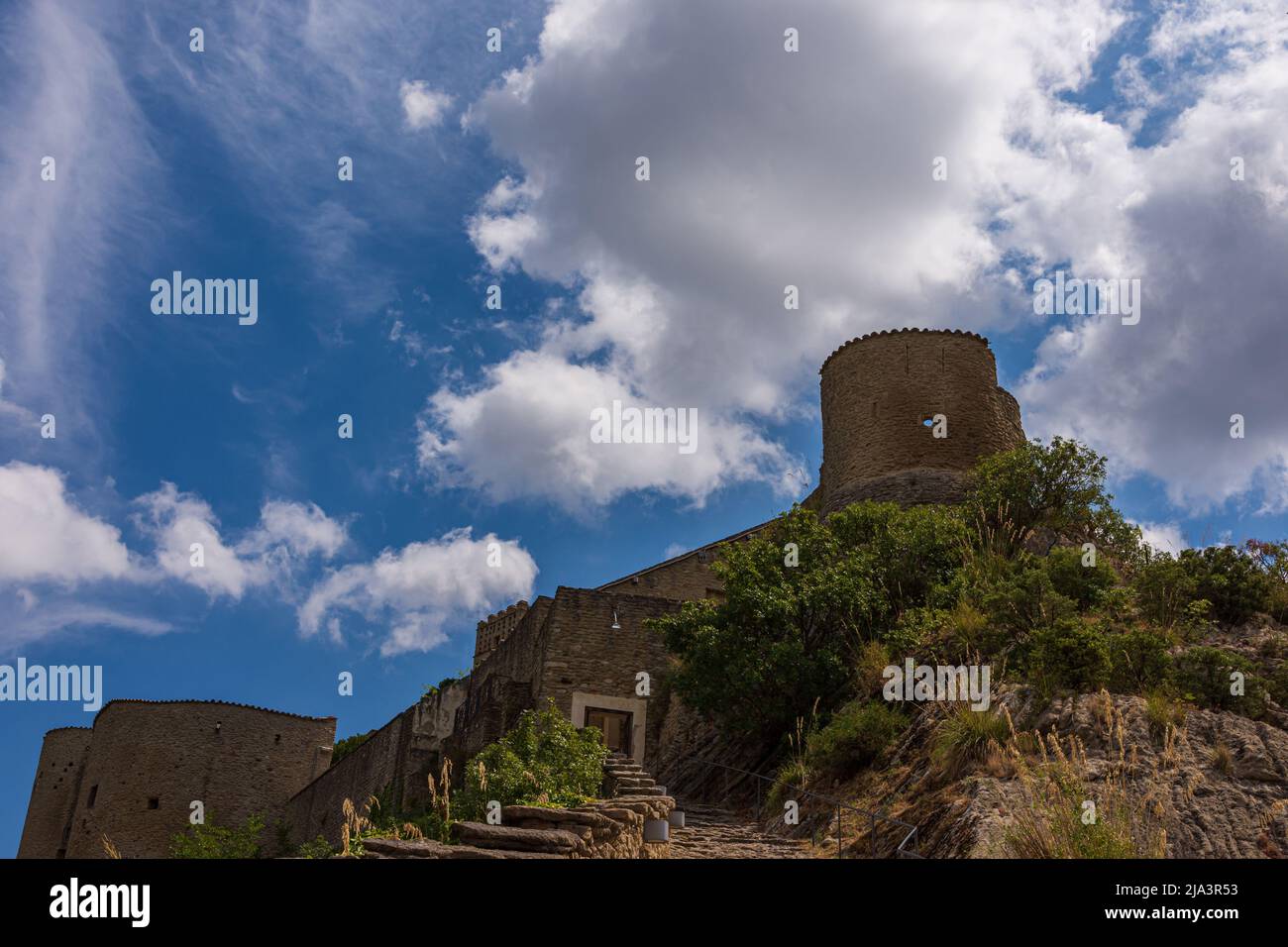 Roccascalegna, Chieti, Abruzzo, the medieval castle Stock Photo - Alamy