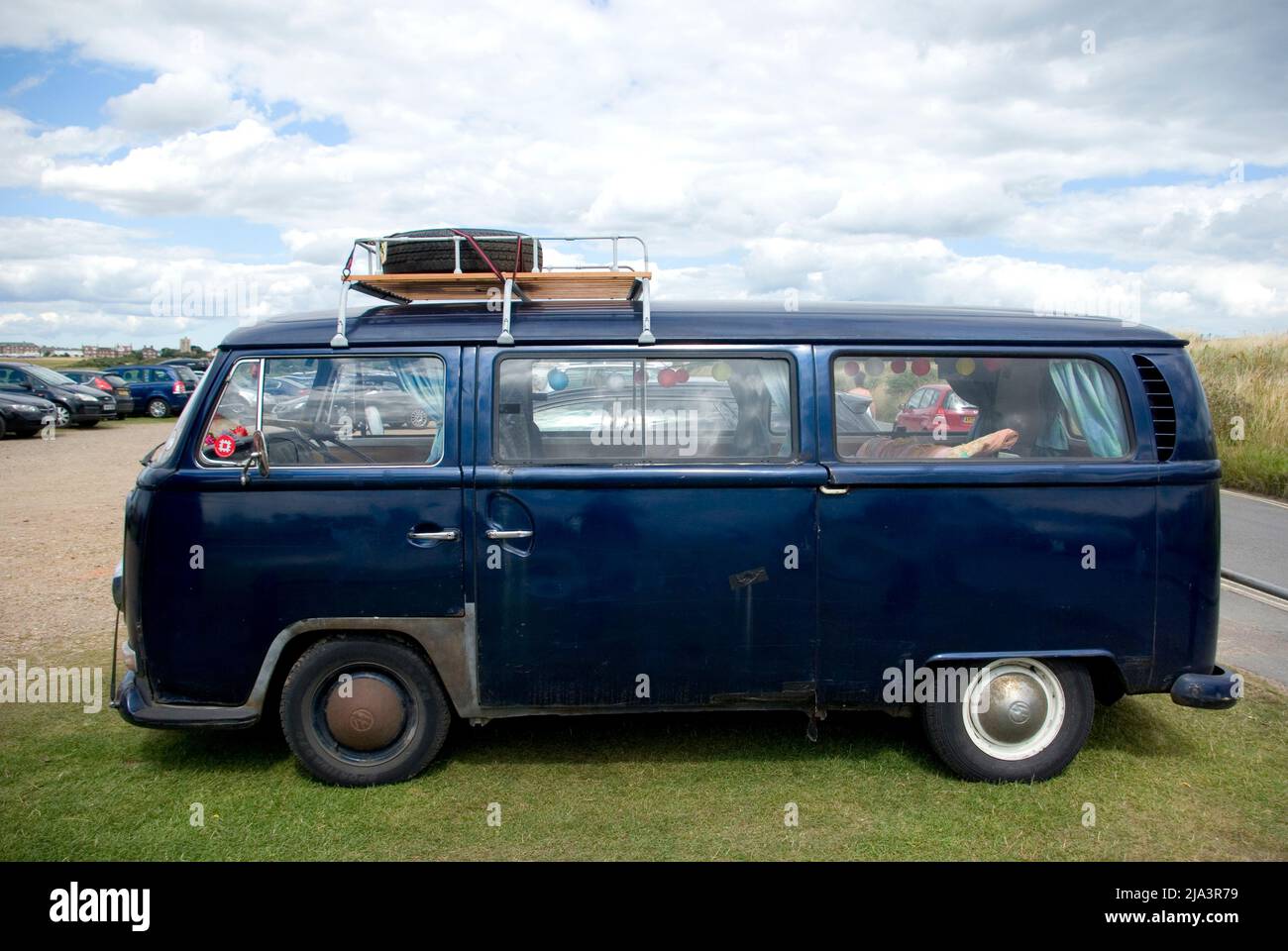Blue vw camper hi-res stock photography and images - Alamy